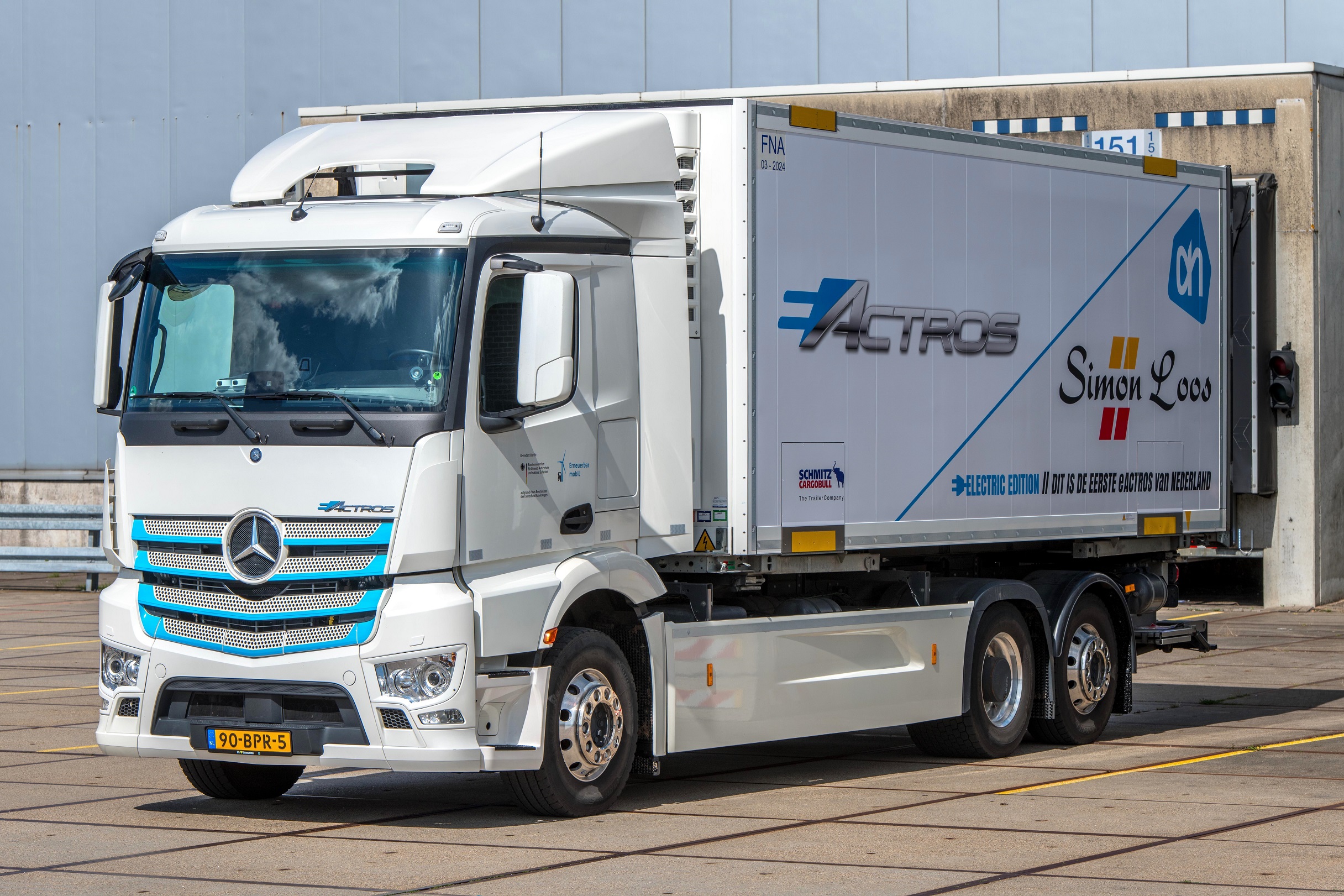 Foto's: Simon Loos NL’se proeftuin voor elektrische Actros • TTM.nl