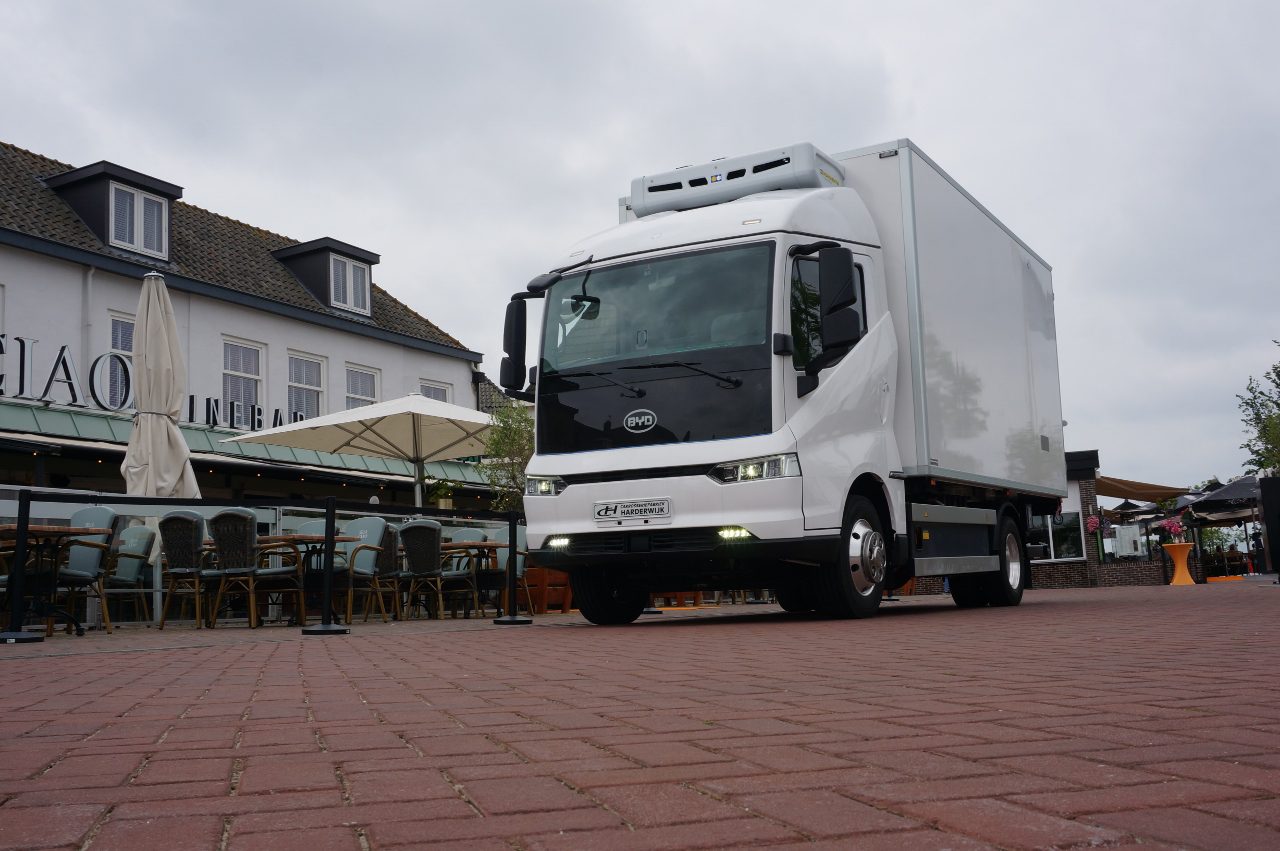 Eerste rit met 7,5 tons BYD ETM6 • TTM.nl