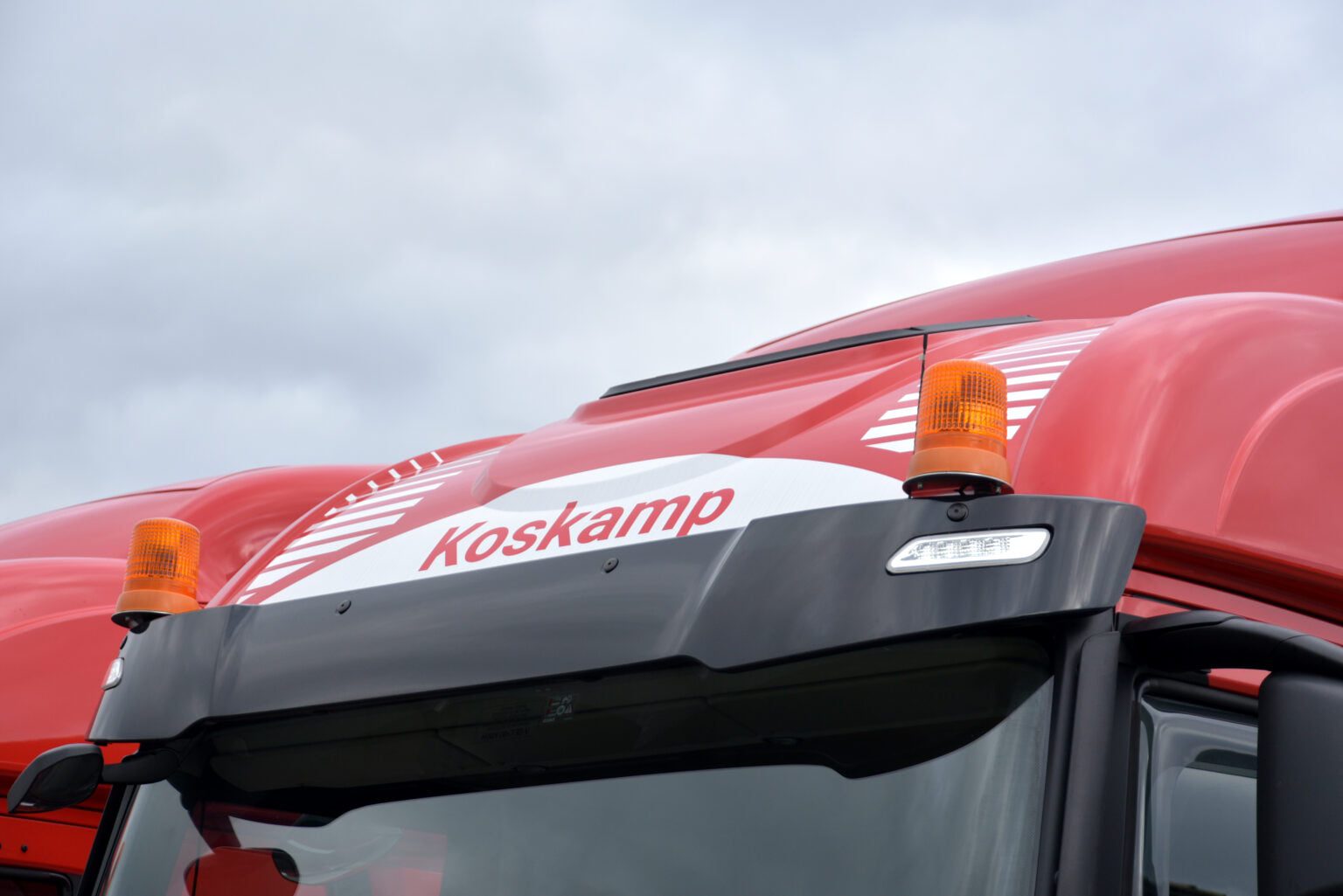 Koskamp bevoorraadt met twee nieuwe Iveco’s S-Way • TTM.nl