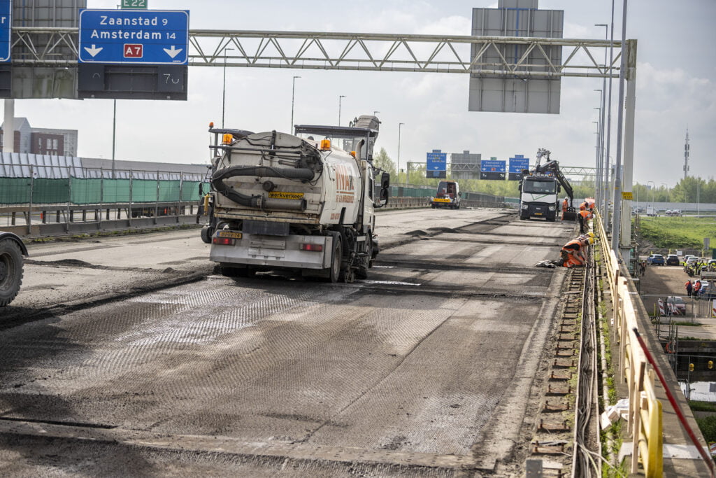 A7 bij Purmerend dicht voor vrachtverkeer • TTM.nl