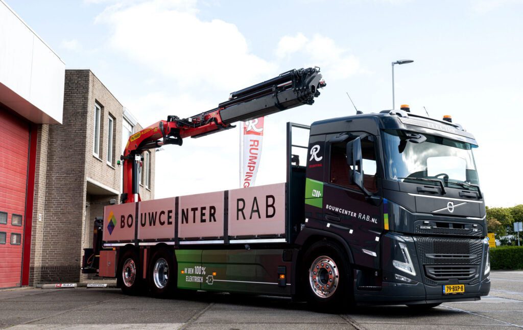 Rumping levert bouwmaterialen elektrisch met Volvo FM Electric • TTM.nl