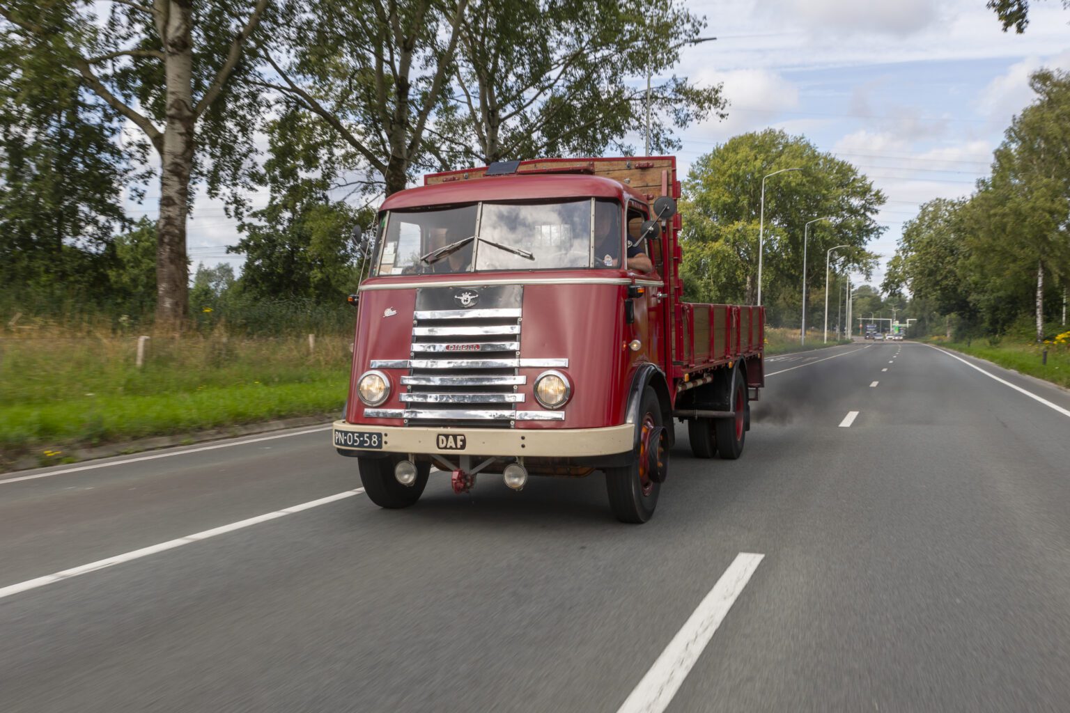 Tijdmachine: 75 jaar DAF Trucks in één dag • TTM.nl