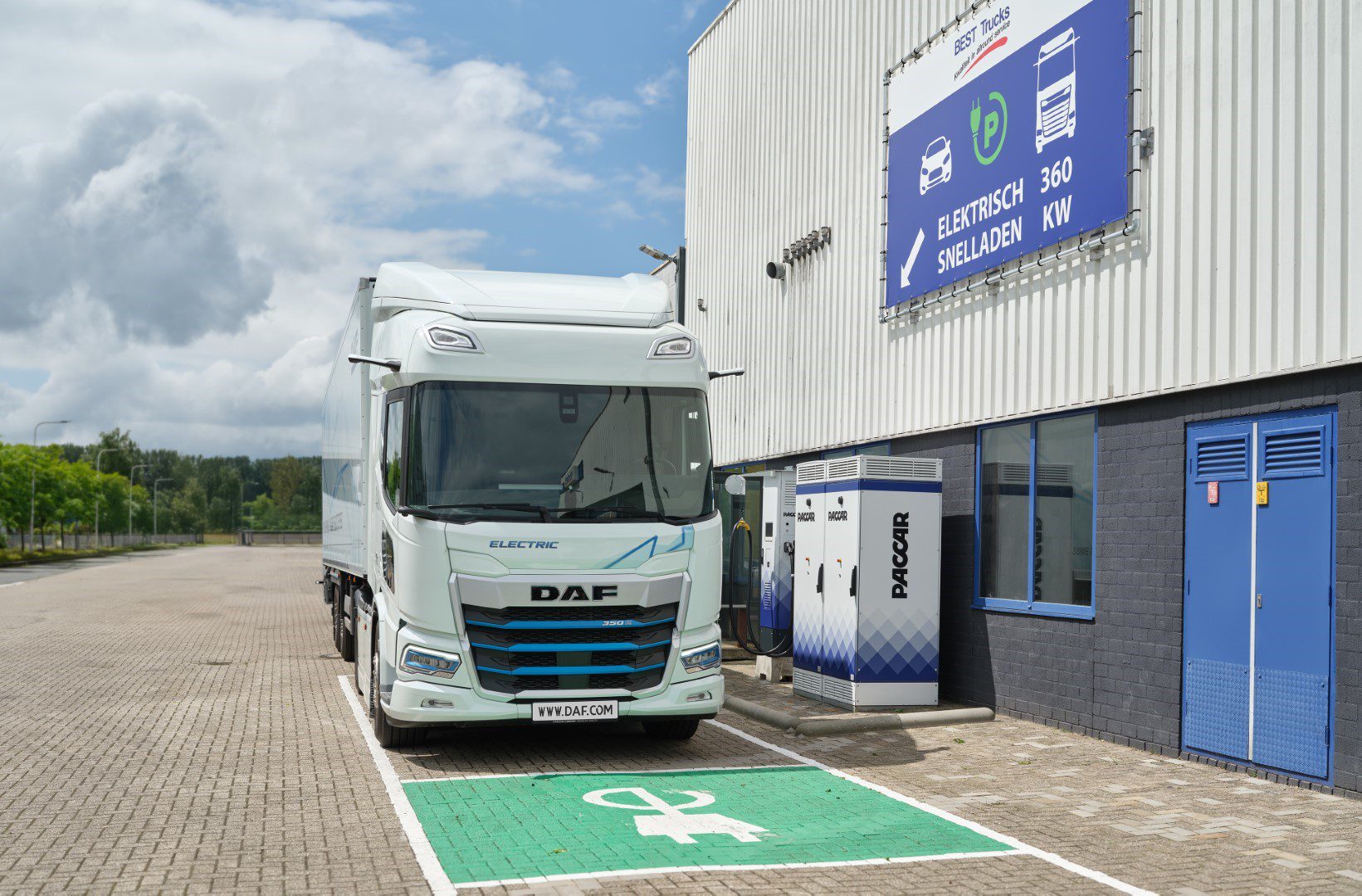 Microgrid Best Trucks voedt e-trucks Koninklijke Euser - Oozo.nl