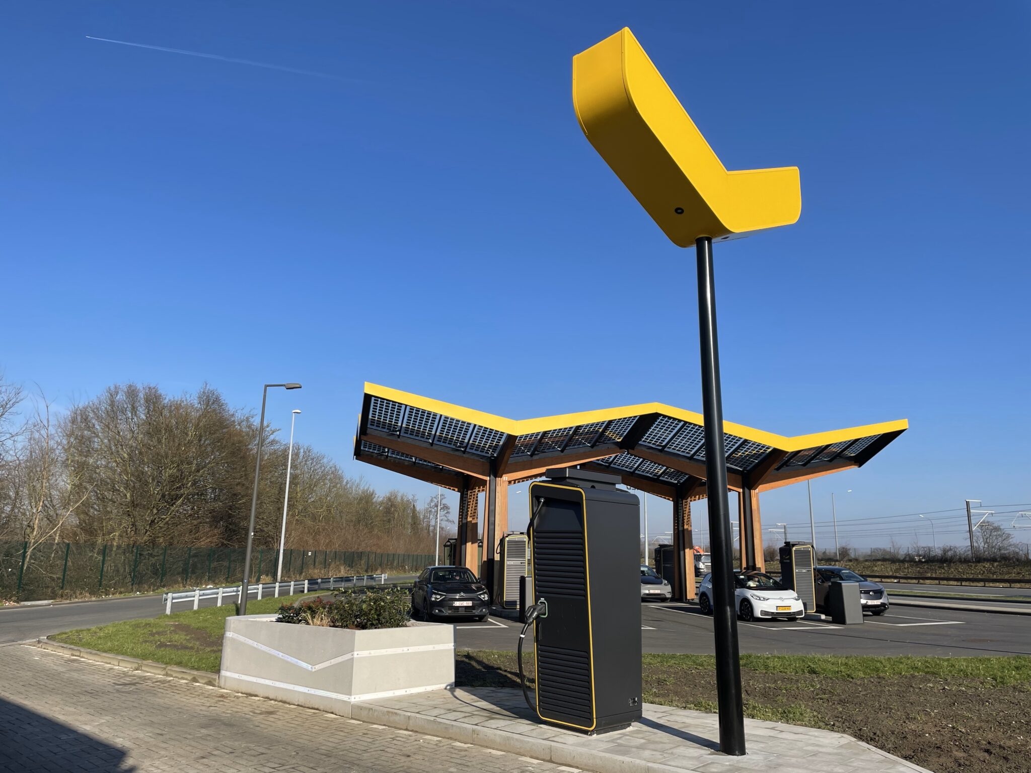 Fastned van start met eerste snelladers voor trucks • TTM.nl