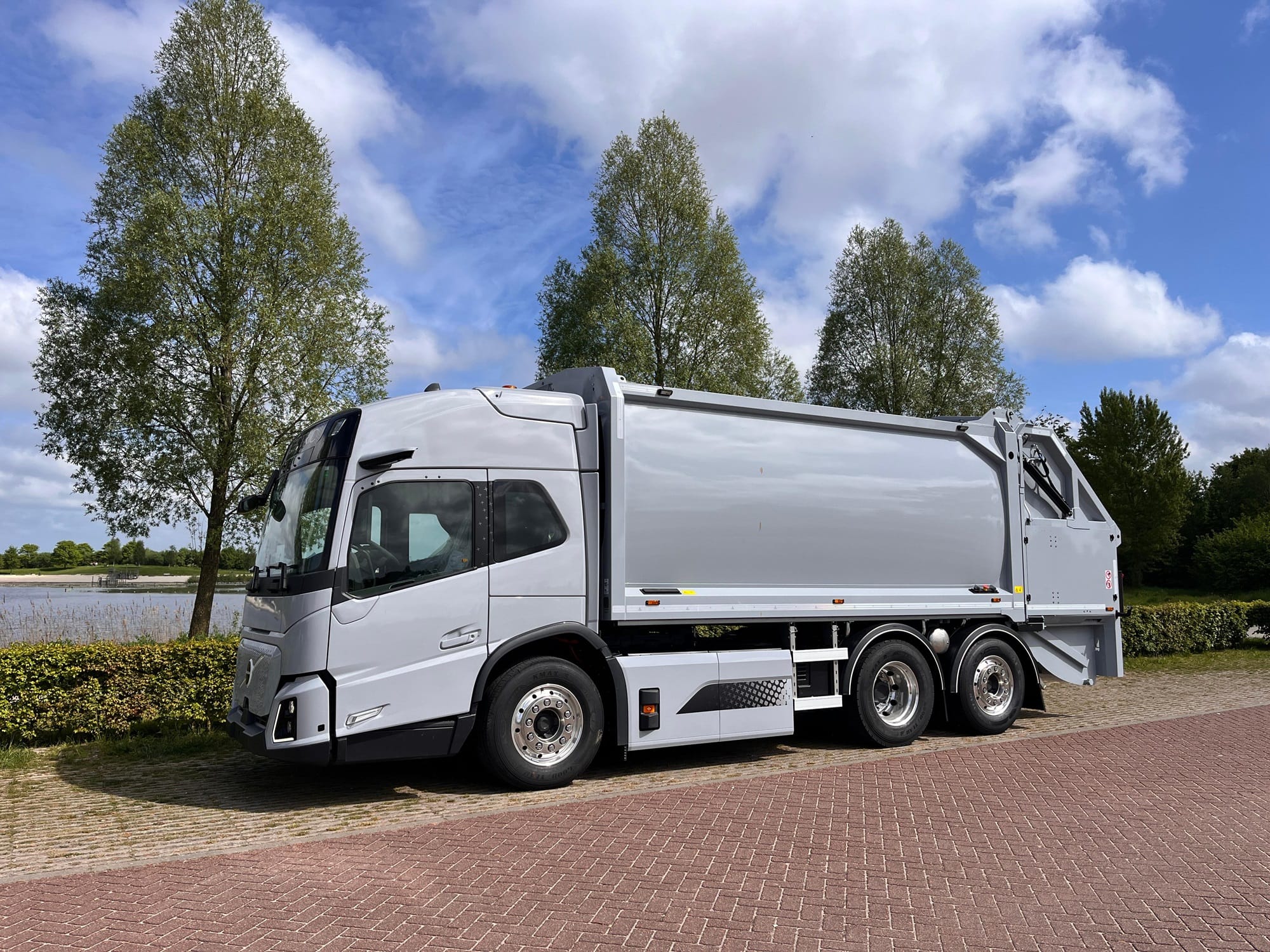 Eerste Volvo’s FM Low Entry voor HVC • TTM.nl